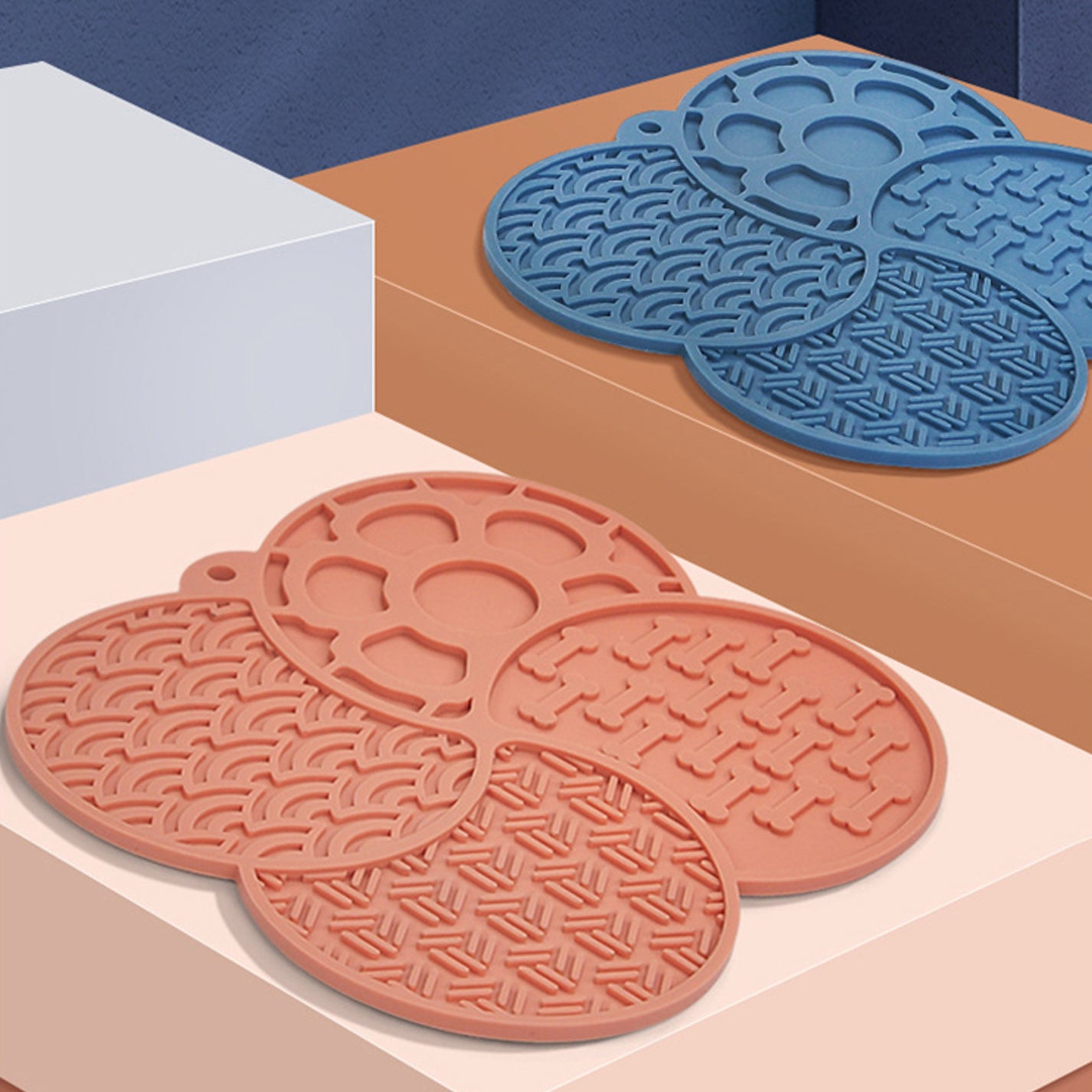 4-Section Suction Silicone Lick Mat – WOOFELITE
